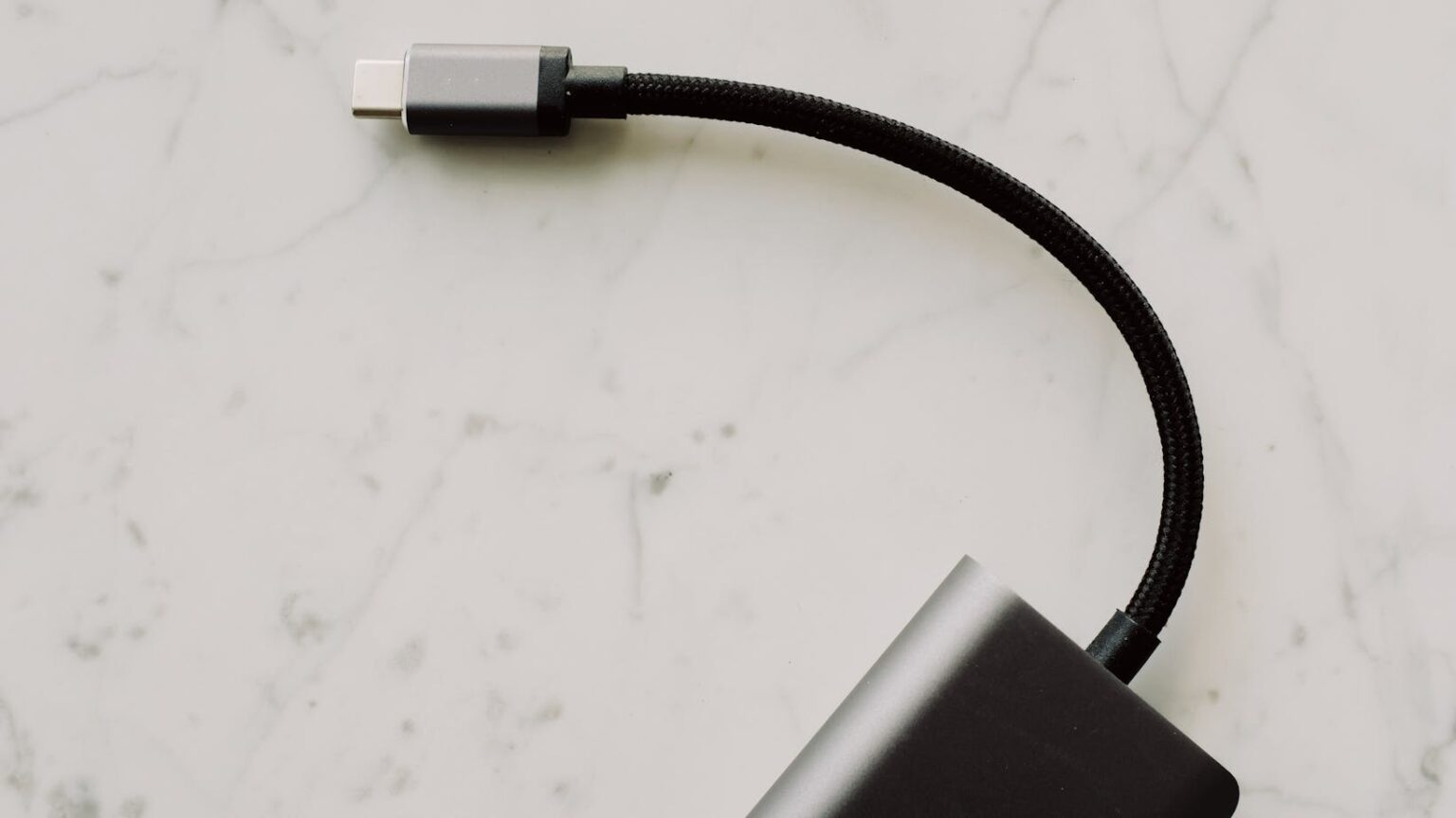 Why does my phone only charge when it’s off? 6 Fixes - Emergingtechs