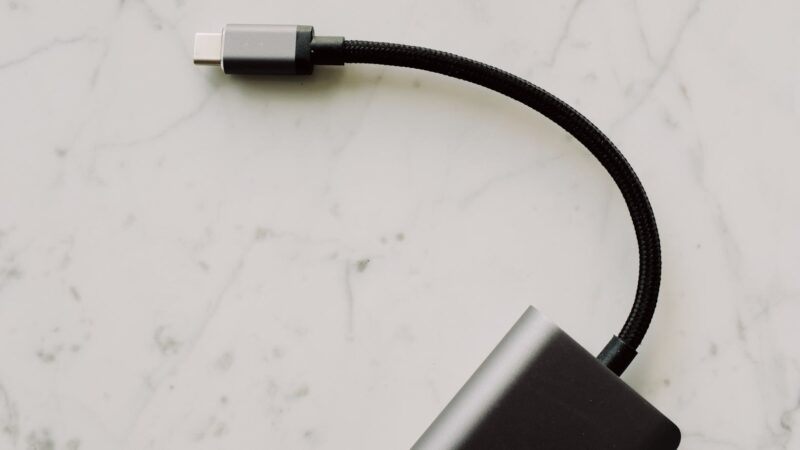 Why does my phone only charge when it’s off? 6 Fixes - Emergingtechs
