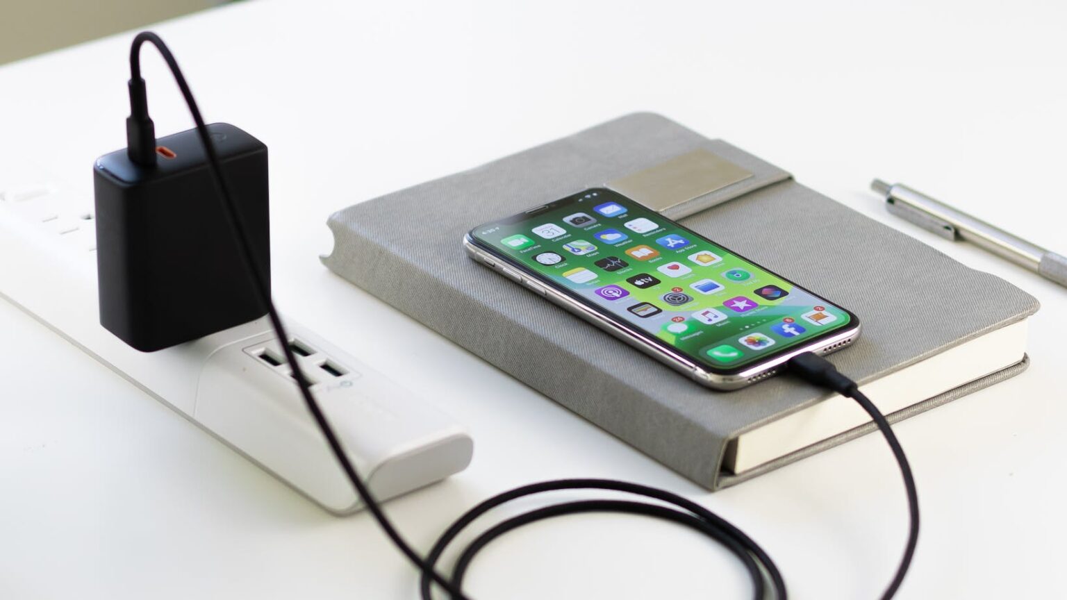 Why does my phone only charge when it’s off? 6 Fixes - Emergingtechs